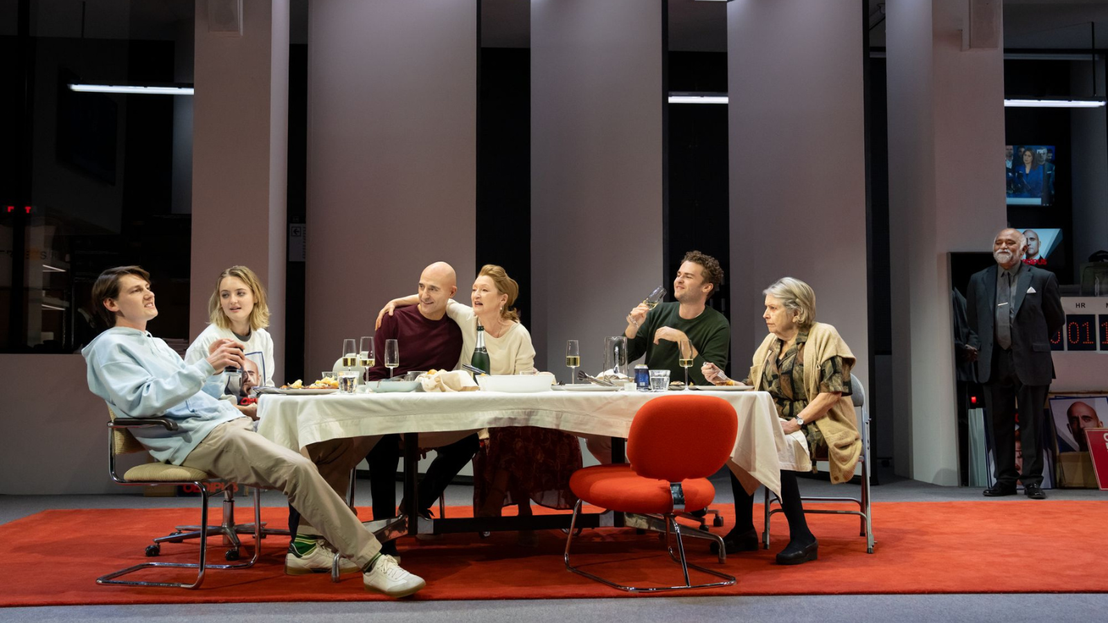 “OEDIPUS”: Icke, Strong, and Manville update Sophocles for a modern ...
